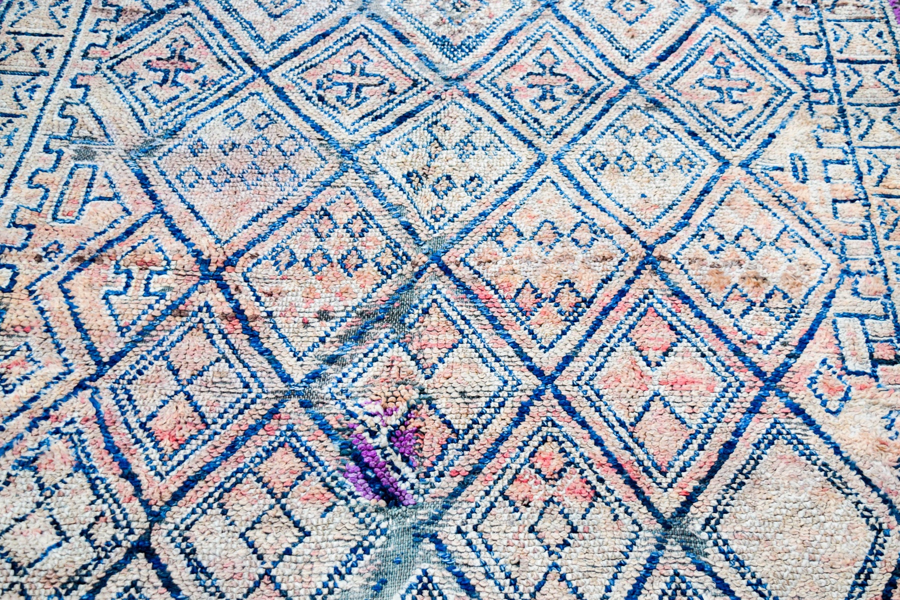 Delilah Vintage Berber Rug – SOUKi RATHMAN